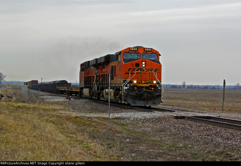 BNSF 6820 Rounds the curve.